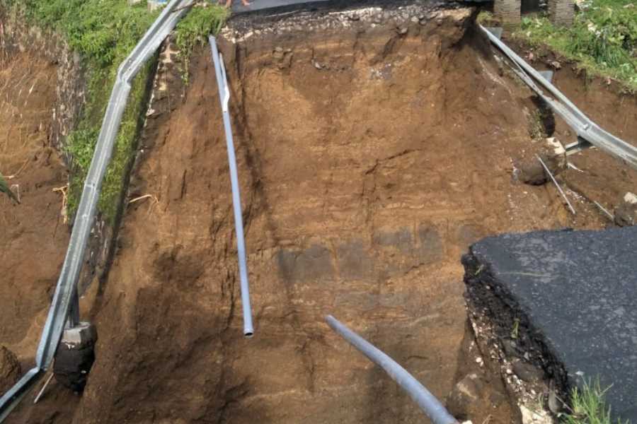 Sejumlah Pipa Putus Diterjang Banjir, Distribusi Air Bersih di Tabanan ...