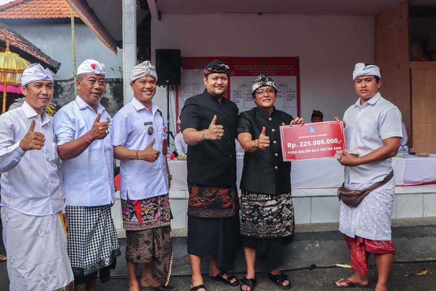 Karya Ngeratep dan Melaspas Ida Sesuhunan Ratu Mas Alit Pura Dalem Alit ...