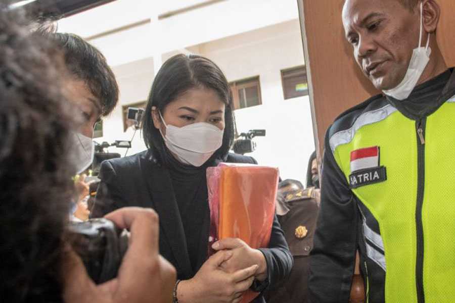 Putri Candrawathi Minta Maaf ke Ortu Brigadir J | BALIPOST.com