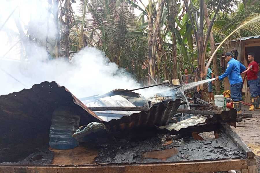 Bedeng Pekerja Proyek Villa di Singakerta Terbakar | BALIPOST.com