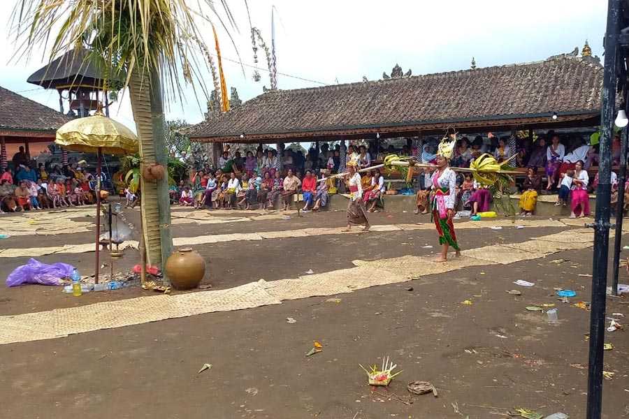 Desa Adat Manikliyu Rayakan Galungan “Mabunga” 1 | BALIPOST.com