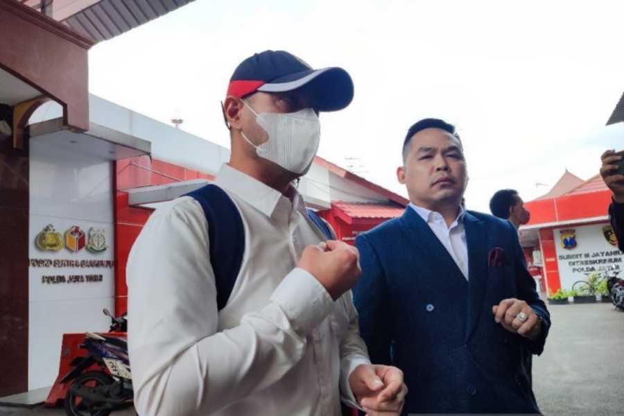 Ferry Irawan Jalani Pemeriksaan Kasus KDRT Venna Melinda | BALIPOST.com