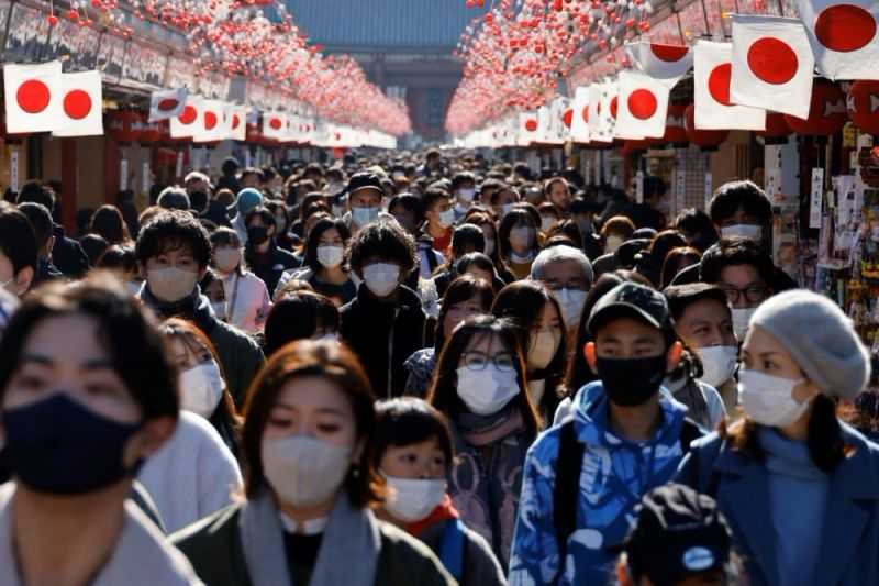 Warga Jepang Tetap Memakai Masker | BALIPOST.com