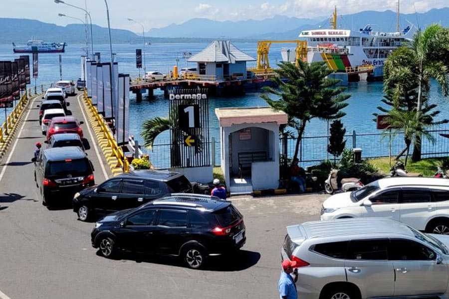 Ramai Lancar, Arus Balik Lebaran 2023 di Pelabuhan Ketapang | BALIPOST.com