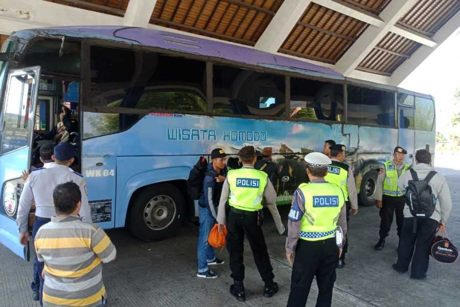 Arus Balik Lebaran, Polisi Perketat Pemeriksaan di Terminal Mengwi | BALIPOST.com