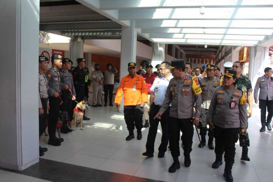 Masa Mudik, Kapolda Cek Pengamanan di Bandara | BALIPOST.com Masa Mudik, Kapolda Cek Pengamanan di Bandara | BALIPOST.com