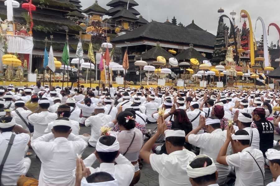 Puncak IBTK Besakih Dipuput Sepuluh Sulinggih | BALIPOST.com