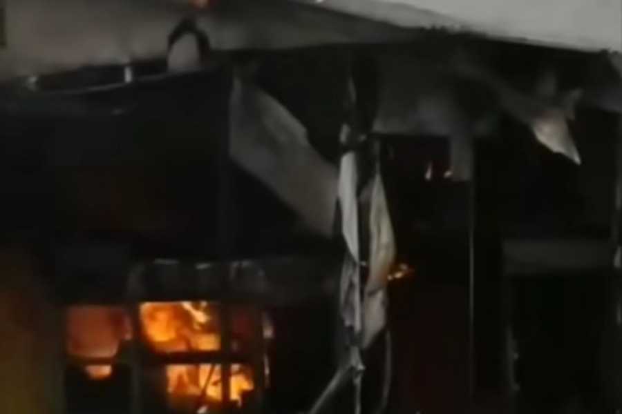 Warung Bakso di Jalan Waturenggong Terbakar, Kerugian Puluhan Juta | BALIPOST.com