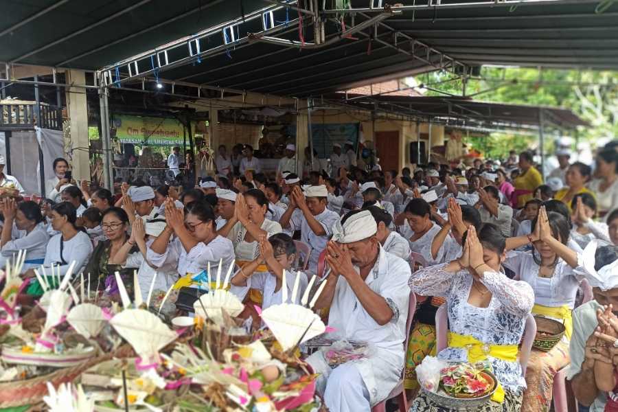 Desa Adat Yehembang Kauh Gelar Sapuh Leger Kolektif | BALIPOST.com