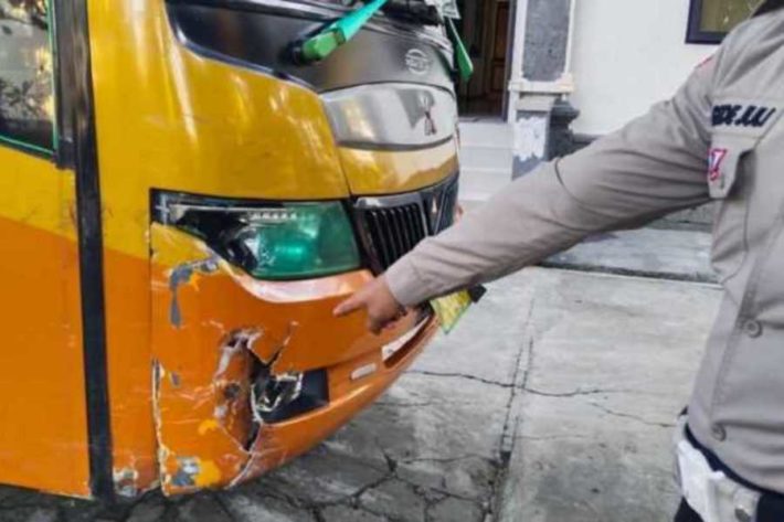 Ditabrak Bus, Pemotor Tewas | BALIPOST.com