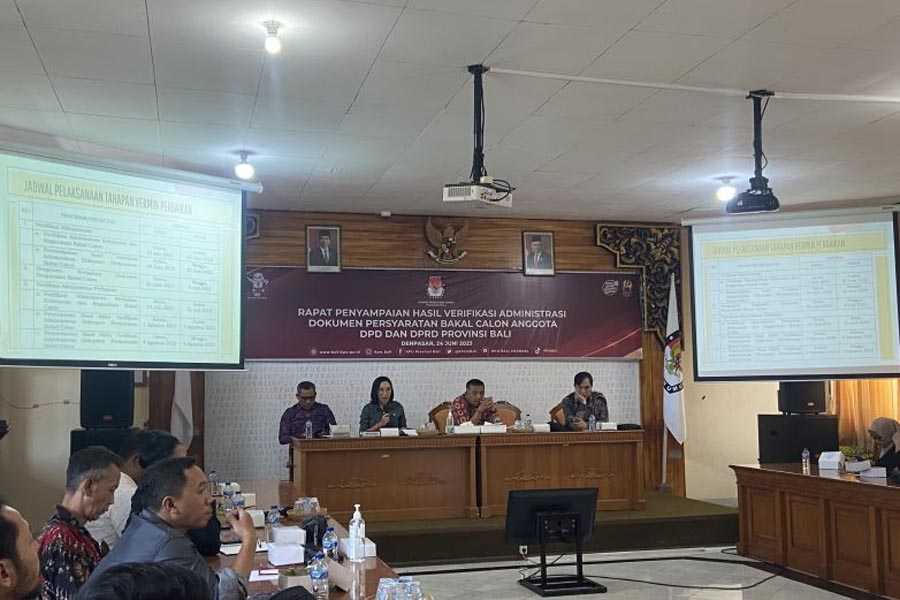 KPU Bali Terima Perbaikan Berkas Peserta Pemilu 2024 | BALIPOST.com