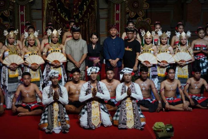 Sanggar Seni Asti Pradnyaswari Padukan Tari Cak dengan Sanghyang Dedari ...