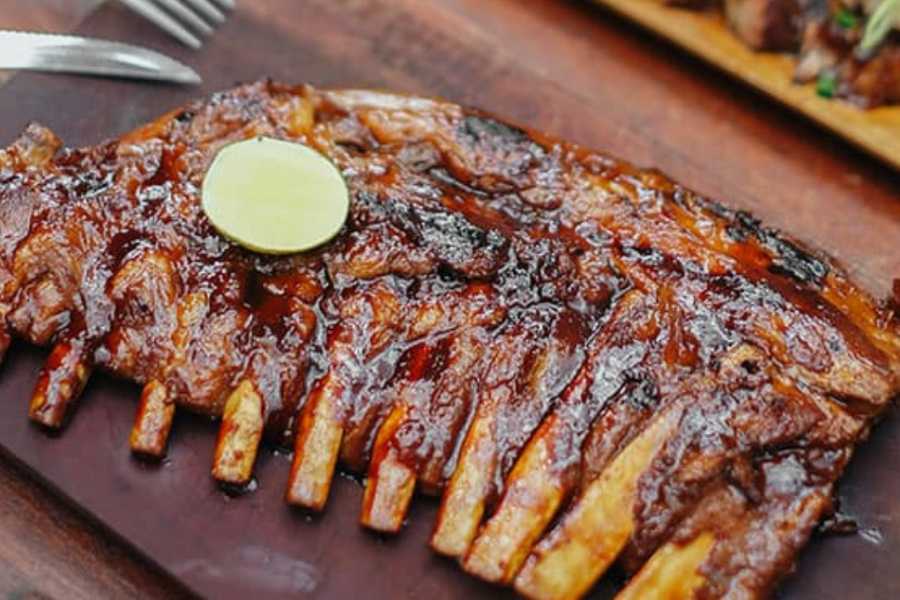 "Pork Ribs" Jadi Incaran Pelancong Berlibur di Bali, Cobain 4 Resto Ini ...