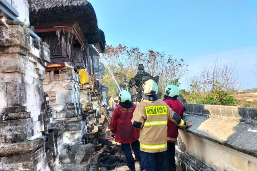 Kebakaran Pelinggih Pura Gunung Payung, Ini Diduga Penyebabnya ...