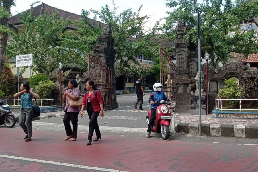 Siswa di SMPN 2 Tabanan Kembali "Kerauhan," Sekolah akan Gelar ...