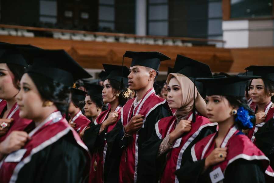 Kampus IT Terbaik di Bali, INSTIKI Cetak 517 Sarjana Komputer dalam ...