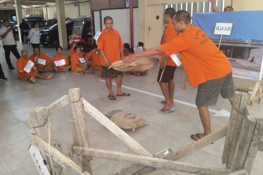 Pembakaran Resort di Bugbug Direkonstruksi, Tersangka Peragakan Puluhan ...