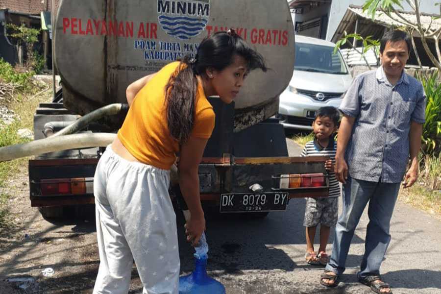 Suplai Air PDAM Terganggu, Warga Raya Kampial Mengeluh | BALIPOST.com