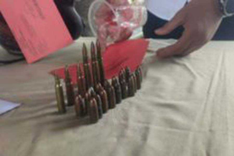 Oknum Pensiunan Polisi Teror Warga Penarungan, Minta Uang Rp5 Miliar ... Oknum Pensiunan Polisi Teror Warga Penarungan, Minta Uang Rp5 Miliar ...