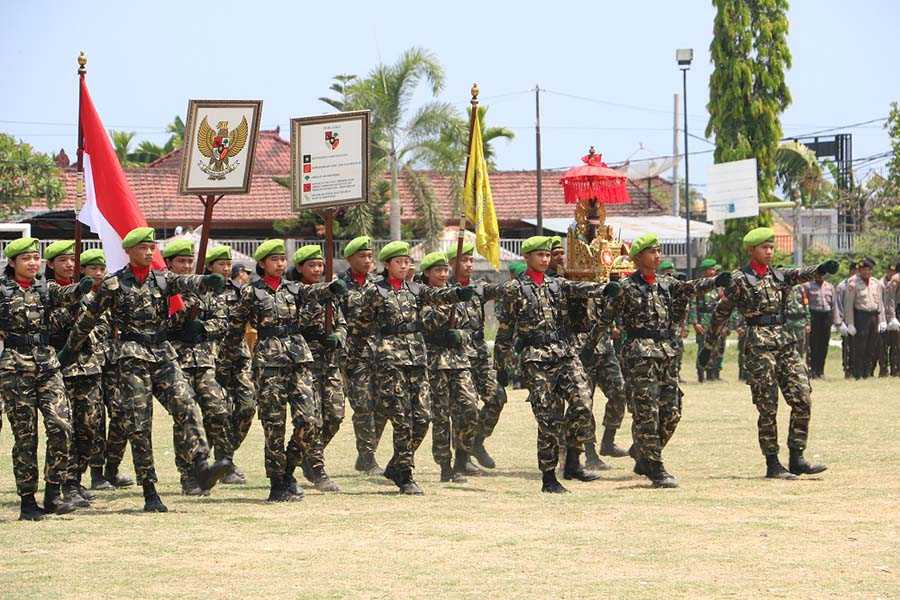 Pataka dan Panji I Gusti Ngurah Rai Diarak di Buleleng | BALIPOST.com
