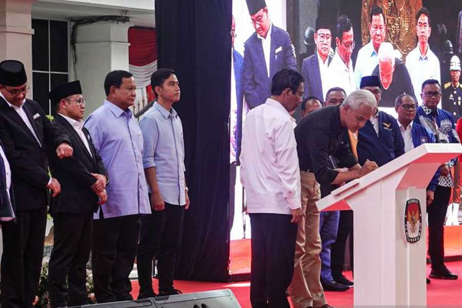 Tiga Paslon Teken Deklarasi Pemilu Damai 2024 | BALIPOST.com