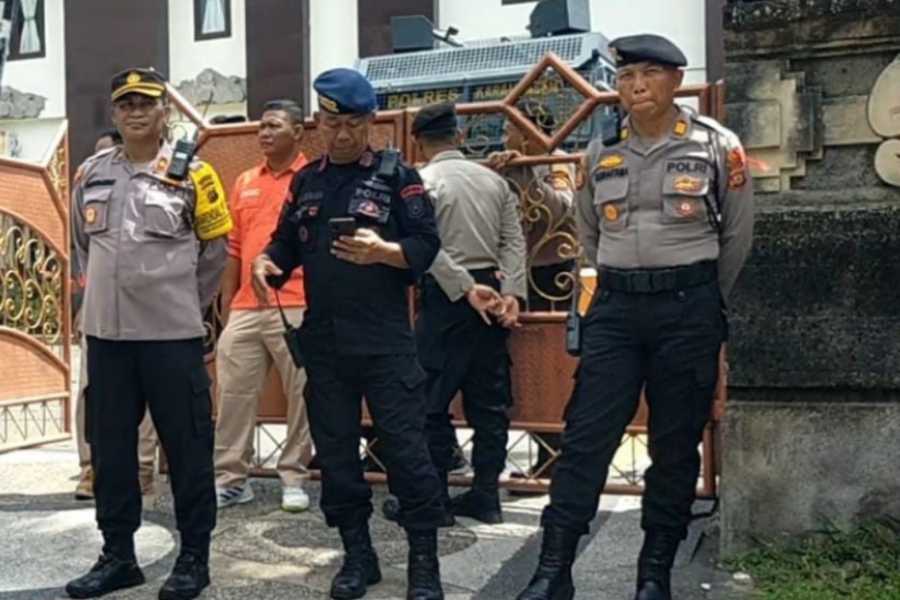 Sidang Gugatan Sewa Lahan Neano Resort, Ratusan Warga Bugbug Beri ...