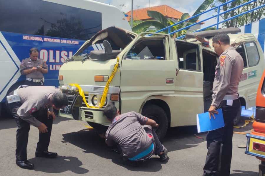Terkait Lakalantas Tewaskan 6 Orang di Nongan, Rem Minibus Masih Berfungsi | BALIPOST.com