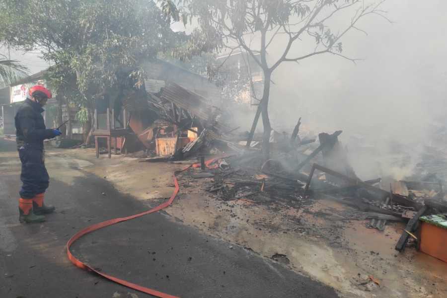 Gudang Kayu di Peminge Terbakar, Kerugian Miliaran | BALIPOST.com