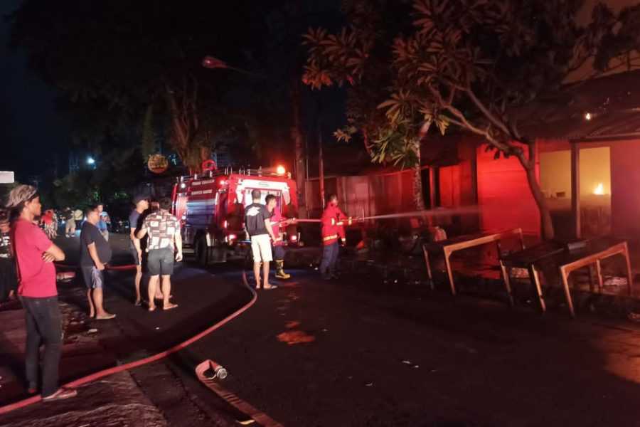 Dua Kios Terbakar Kerugian Capai Rp 75 Juta | BALIPOST.com