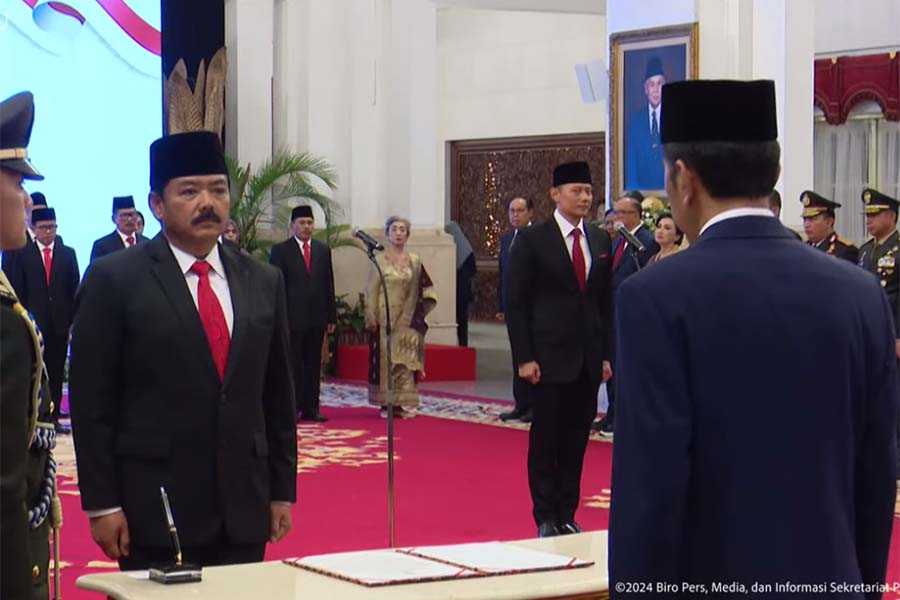 Jokowi Lantik Hadi Tjahjanto dan AHY Jadi Menteri | BALIPOST.com