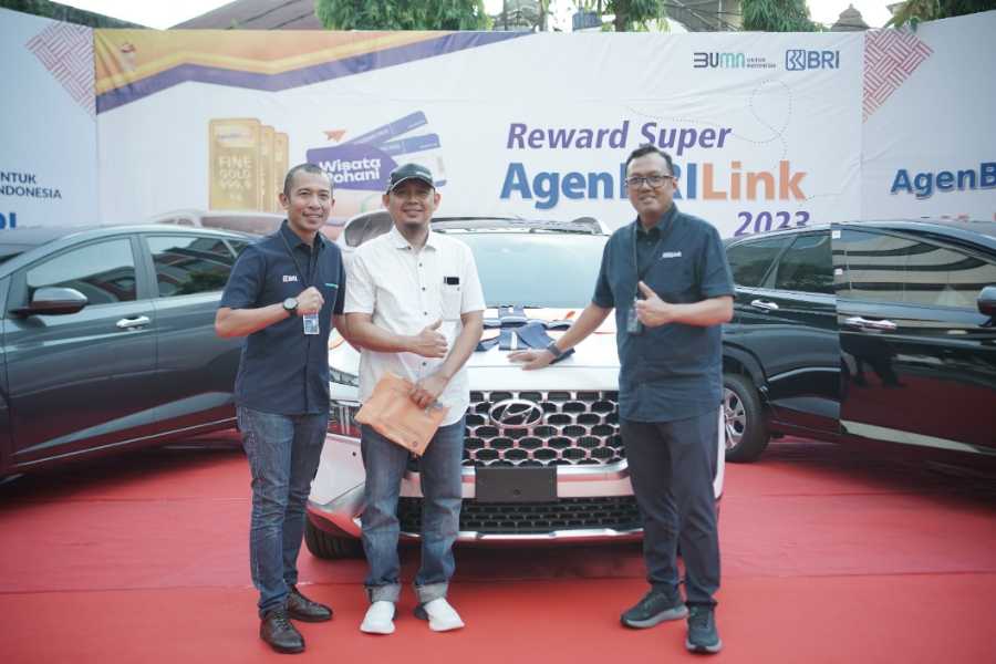 BRI Bagikan Mobil Kepada Agen BRILink Berprestasi | BALIPOST.com