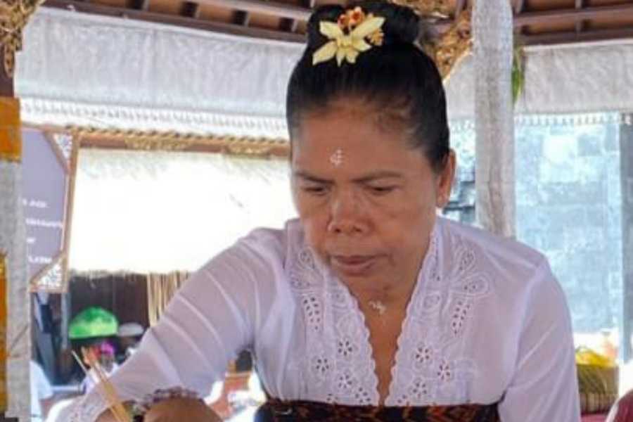 Derita Kanker Rahim, Ida Peranda Reshi Agung Istri Puniawati Lebar ...