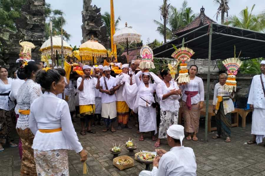Desa Adat di Jembrana Gelar Melasti di 13 Pantai | BALIPOST.com