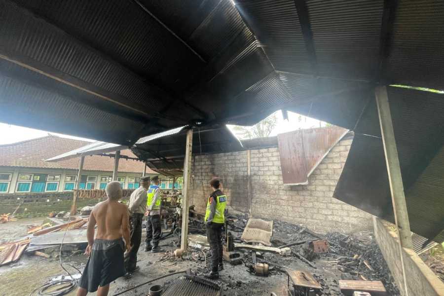 Gudang Kayu di Kayubihi Terbakar saat Nyepi | BALIPOST.com