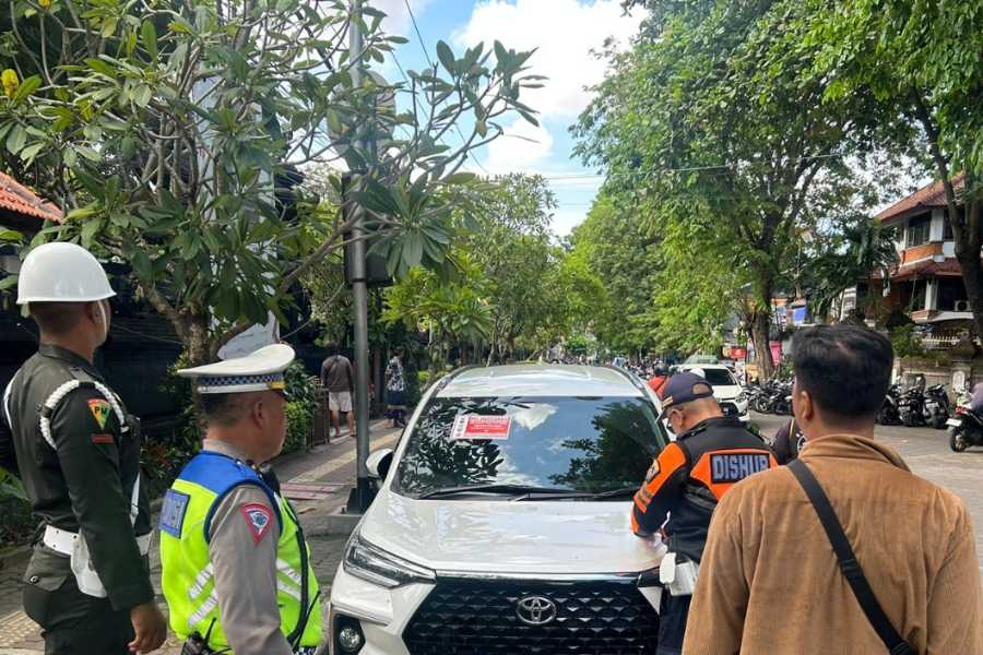 Penertiban Parkir Liar di Denpasar, Puluhan Kendaraan Ditindak | BALIPOST.com