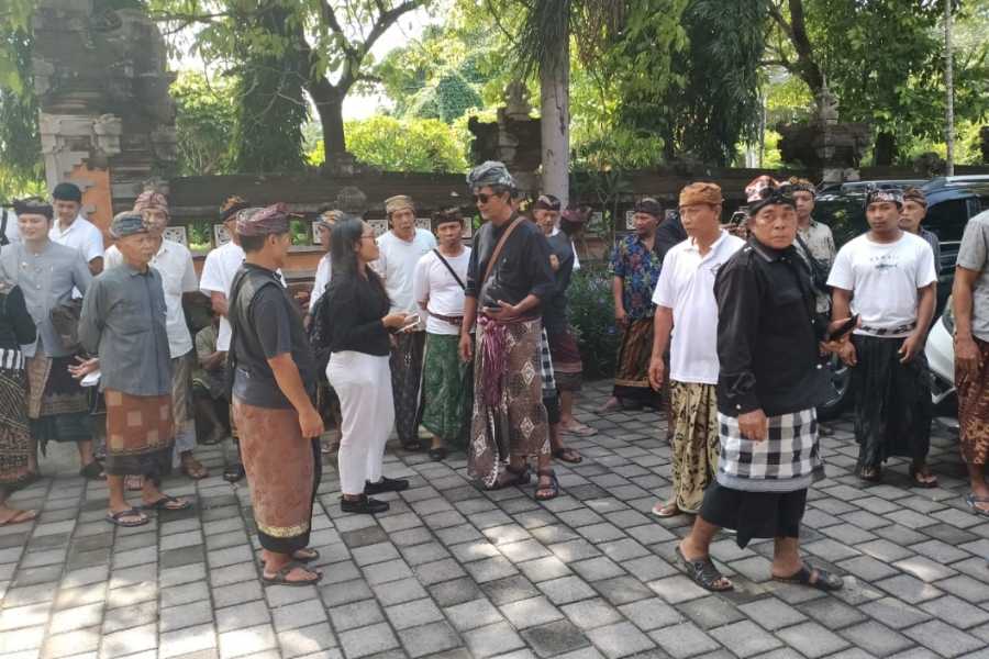Tolak Pemekaran Desa Adat Tamblingan, Puluhan Warga Geruduk Kantor MDA ...