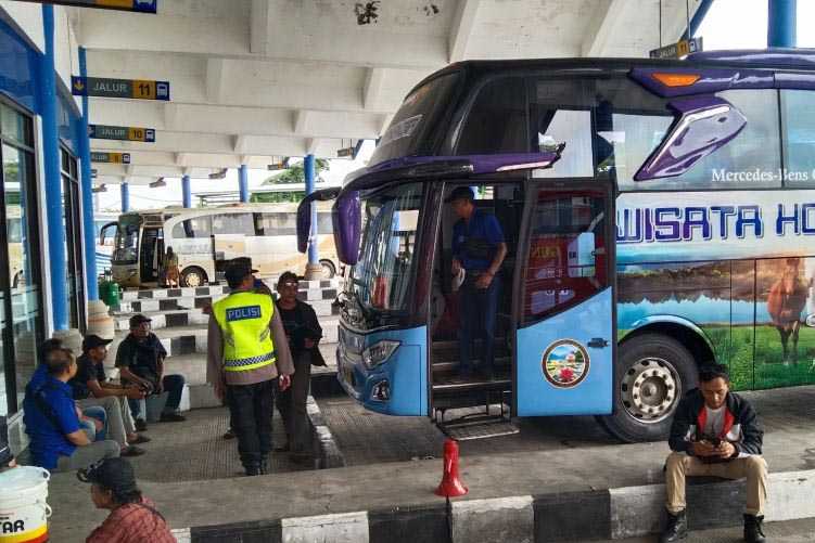 Sembilan Pos Tiket Bus Agen Resmi Disediakan Terminal Mengwi | BALIPOST.com