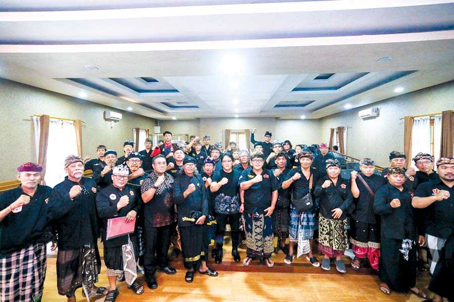 Bupati Giri Prasta Terima DPP Pencak Silat Kertha Wisesa | BALIPOST.com