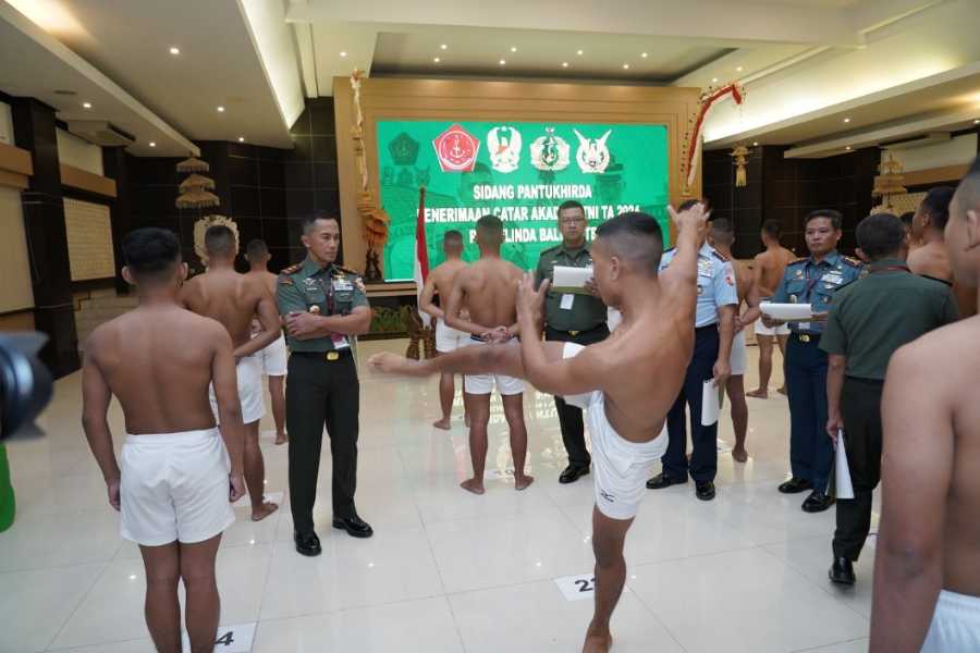 Pangdam Ingatkan Panitia Catar Akademi TNI Hindari Pelanggaran Werving | BALIPOST.com
