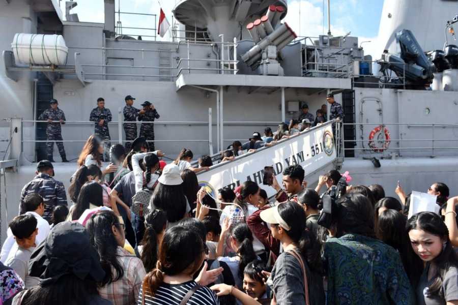 Gelar Operasi Trisila-24, KRI Ahmad Yani-351 Sandar di Pelabuhan Benoa ...