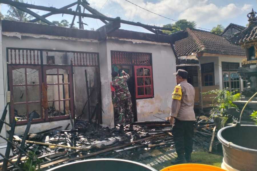 Kebakaran Rumah di Kelating, Kerugian Capai Ratusan Juta | BALIPOST.com