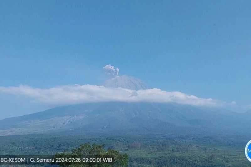 Letusan Erupsi Gunung Semeru Hingga 800 Meter | BALIPOST.com