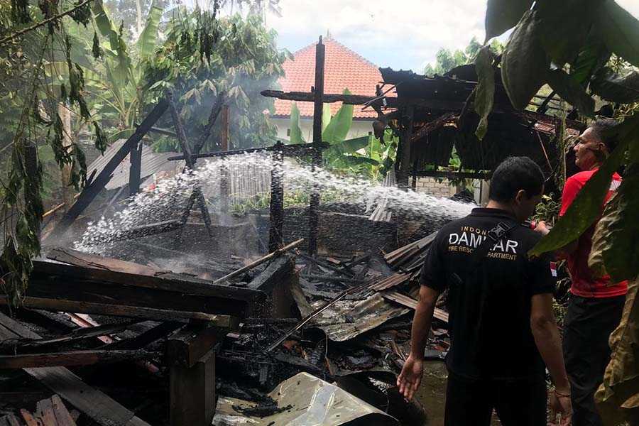 Kandang Babi di Kerambitan Terbakar, Kerugian Capai Puluhan Juta Rupiah | BALIPOST.com