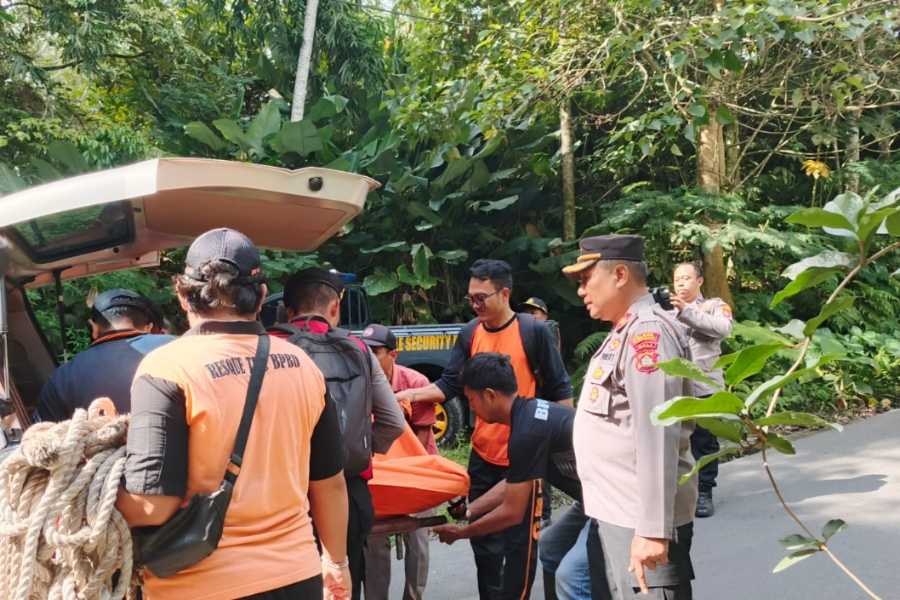 Selfie di Areal Air Terjun Baturiti, WNA Italia Meninggal Terjatuh dari ...