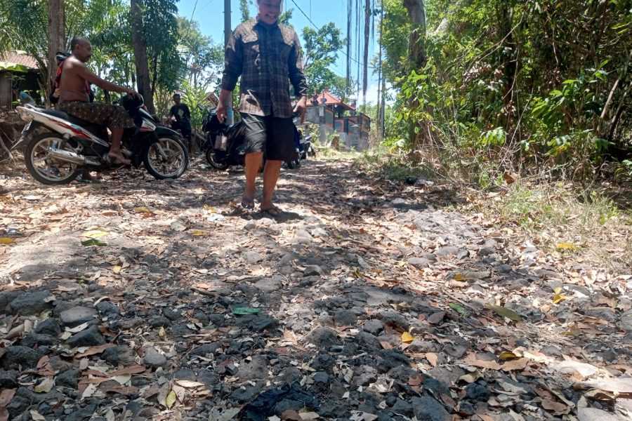 Akses Jalan Penghubung Suluban-Bungkulan Hancur | BALIPOST.com