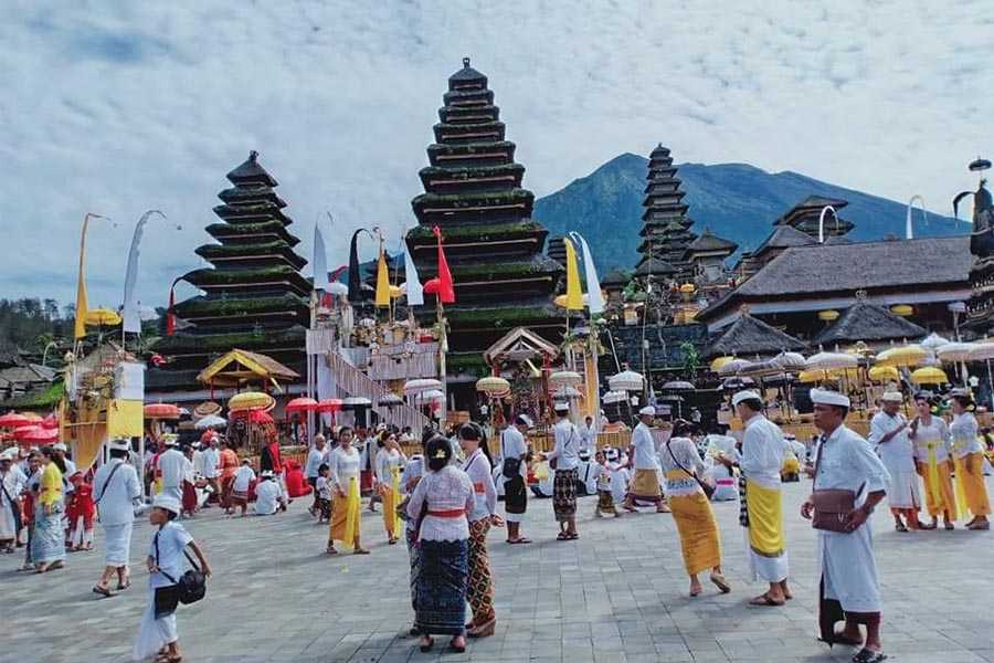 Jelang Karya 2025, Pelinggih di Pura Agung Besakih akan Direnovasi ...