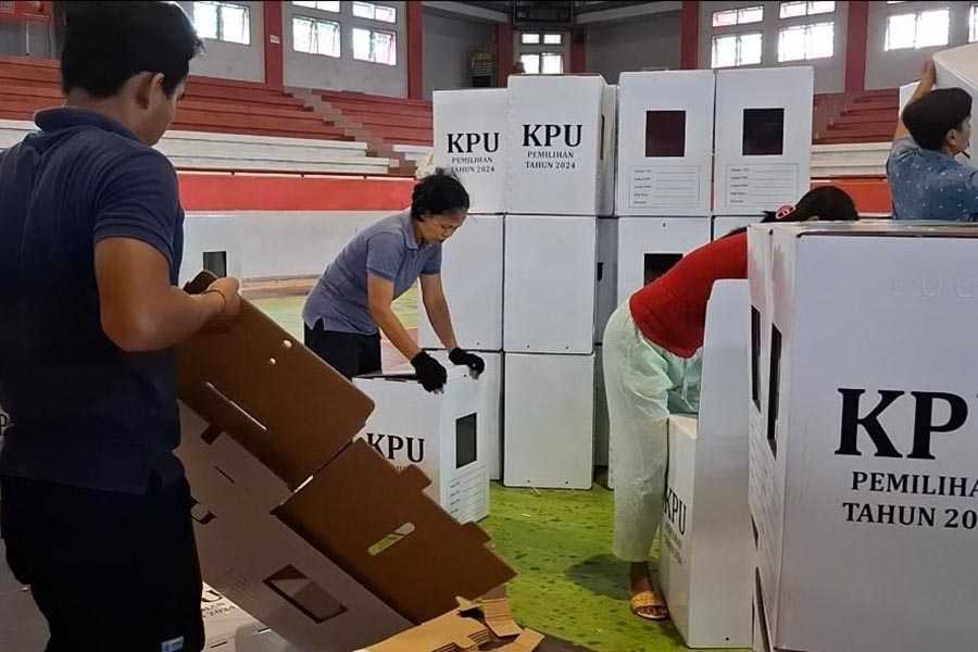 KPU Karangasem Mulai Rakit Kotak Suara Pilkada 1 | BALIPOST.com KPU Karangasem Mulai Rakit Kotak Suara Pilkada 1 | BALIPOST.com