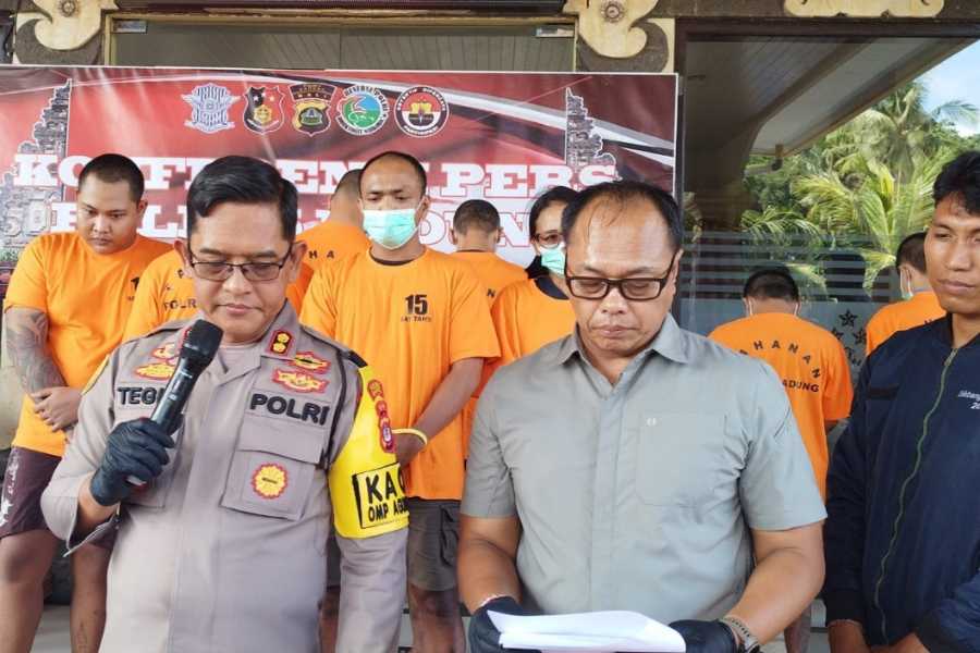 Terjerat Narkoba, Buruh Hingga Ojol Ditangkap 1 | BALIPOST.com Terjerat Narkoba, Buruh Hingga Ojol Ditangkap 1 | BALIPOST.com