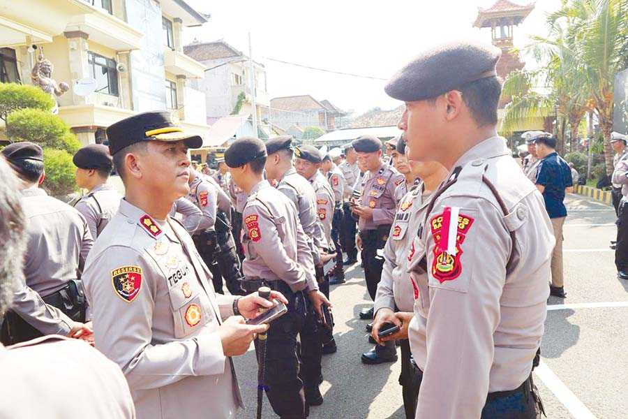 Perangi Judol, Kapolres Sidak Ponsel Anggotanya 1 | BALIPOST.com