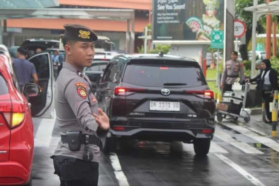 Cegah Macet Parah Nataru Terulang, Polisi "All Out" Rekayasa Lalin hingga Tutup Akses Masuk ...